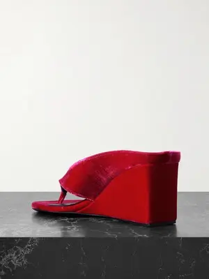 Alaïa Tong 75 Velvet Wedge Sandals - Pink