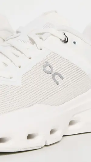 On Cloudpulse Next Sneakers - White/ice
