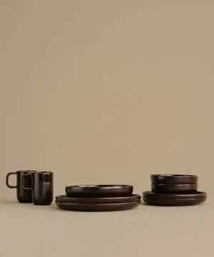 Jenni Kayne Pacific Dinner Plate - Chocolate