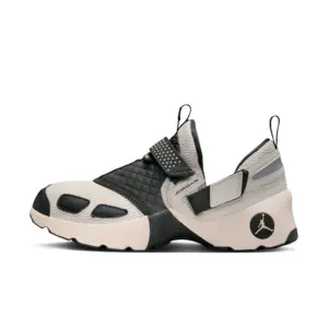 JORDAN Trunner Lx Sneakers - Brown