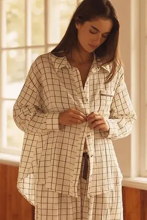 Women's Pleated Buttondown Shirts
