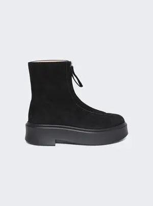 THE ROW Zipped Boots - Black