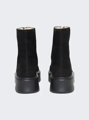 THE ROW Zipped Boots - Black