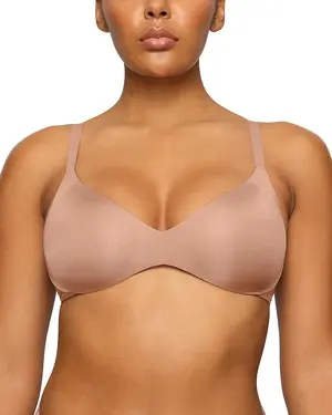 SKIMS Wireless Form Push Up Plunge Bra - Sienna