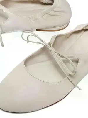 Bernardo 1946 Tie-fastening Ballerinas - White