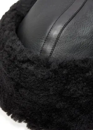 TOTEME Shearling Hat - Black