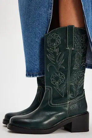 THE FRYE COMPANY THE FRYE COMPANY For Kate Deco Stitch Boots Pine