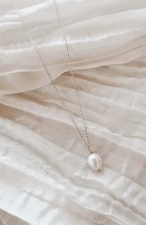 UNTAMED PETALS Lexi Freshwater Pearl Pendant