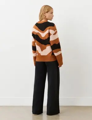 FINERY LONDON Minnie Abstract Print Knitted Sweater