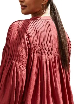 LIVE UNLIMITED Long Sleeve Pintuck Blouse