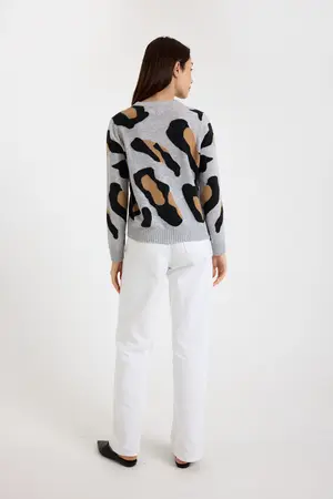 BRODIE CASHMERE Abstract Leopard Print Cashmere Crew Neck Sweater