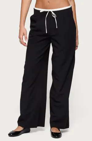 EDIKTED Pleated Wide Leg Sweatpants