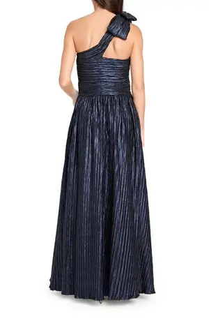 TAHARI ASL One-shoulder Crinkle Gown