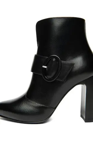 NEROGIARDINI Leather Buckle Booties