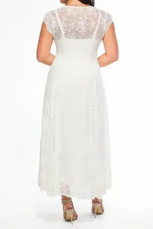 POPILUSH Floral Lace V Neck Maxi Dress With Shapewear - Chalk