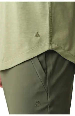 VITALITY Adapt Long Sleeve Crewneck T-shirt - Matcha
