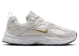 Nike V5 Rnr Gold Sneakers