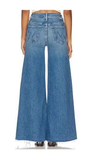 MOTHER The Tomcat Swisher Sneak Fray Jeans