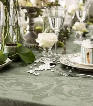 LE JACQUARD FRANÇAIS Linen Tivoli Tablecloth
