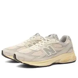 NEW BALANCE 2010 Presented Sneaker