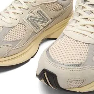 NEW BALANCE 2010 Presented Sneaker