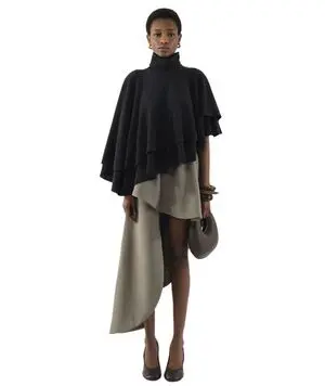 Arakii Flowy Knitted Cape