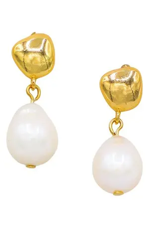 LA MENO Elegant Baroque Pearl Drop Earrings - Gold/white