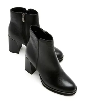 La Canadienne Maggie City Dry Pebbled Leather Ankle Boots