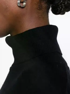 GOTHA Turtleneck Long-sleeve Sweater