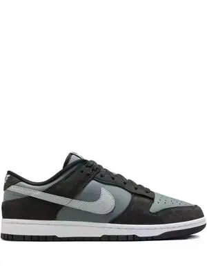 Nike Dunk Low Top Sneakers