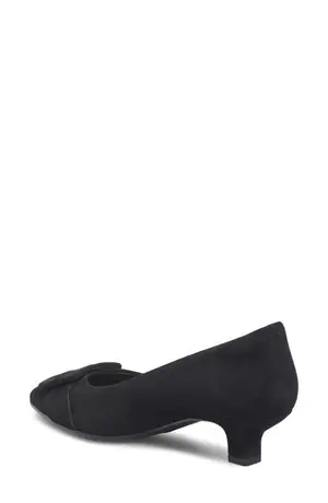 SOFFT Pointed-toe Kitten Heel Pumps