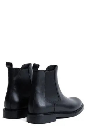 Robert Barakett Nolan Chelsea Boot