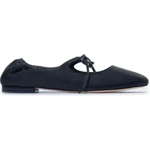 Bernardo Tie Fastening Shoes For Women