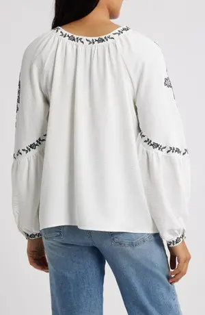 Bobeau Embroidered Raglan Sleeve Top