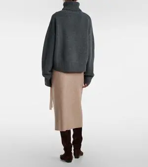 Extreme Cashmere N°434 Crop Xtra Turtleneck Sweater