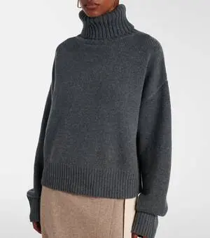 Extreme Cashmere N°434 Crop Xtra Turtleneck Sweater