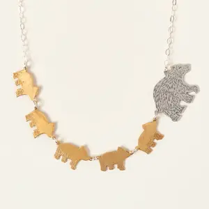 UNCOMMON GOODS Mama Bear And Cubs Necklace - Five Cubs