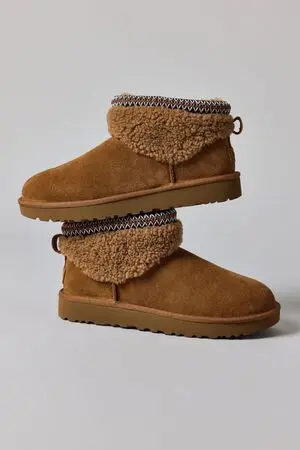 UGG Classic Ultra Mini Maxi Curly Ankle Boots