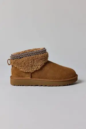 UGG Classic Ultra Mini Maxi Curly Ankle Boots