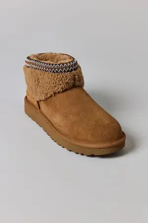 UGG Classic Ultra Mini Maxi Curly Ankle Boots
