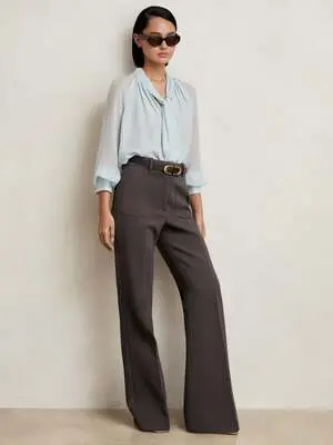 REISS Priya Petite Twill Patch-pocket Flared Trousers - Mauve Neutral