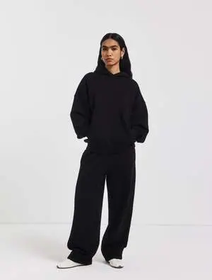 NINETY PERCENT Ellery Barrel Leg Sweatpant - Black