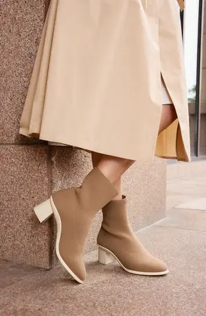Vivaia Almond-toe Running Heel Boots - Brown