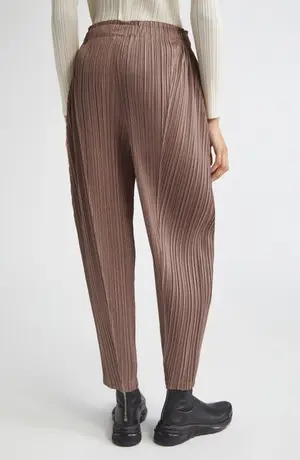 Issey Miyake Thicker Bottoms Pleated Tapered Ankle Pants - Brown