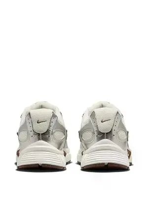 Nike V5 Rnr Sneakers