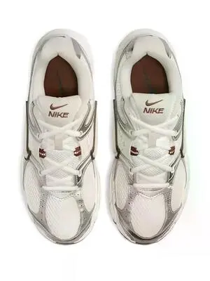 Nike V5 Rnr Sneakers