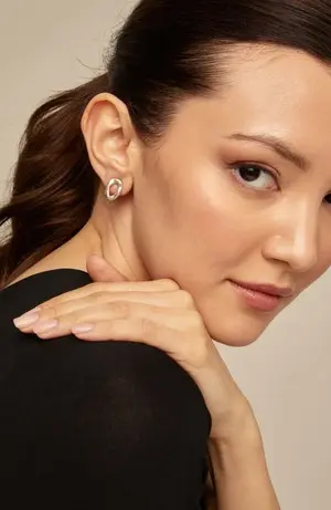 UNODE50 Sculpted Link Hoop Earrings - Silver