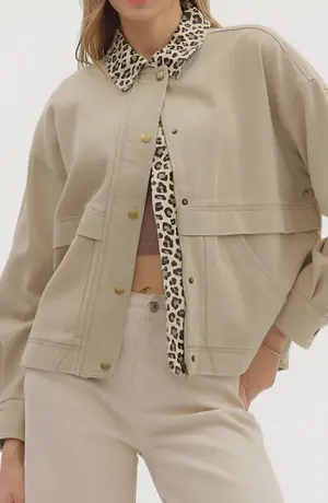 MODENAIRE Cropped Utility Jacket With Leopard Collar