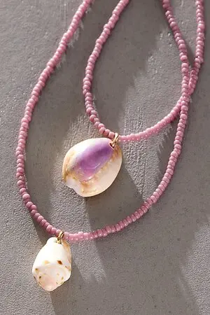 STUDIO DIXIE Shell Adorned Pendant Necklace - Lavender