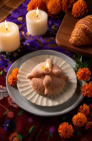 SOUTHLAKE GIFTS Pan De Muerto Candle